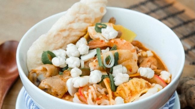 Suka Jajan? Yuk, Coba 4 Jajanan Khas Bandung Ini!